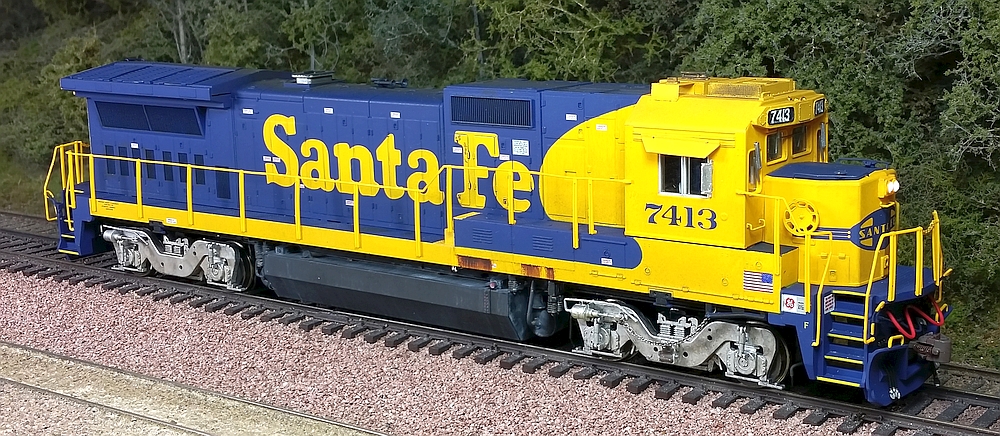 Santa Fe DASH8-40B 7413